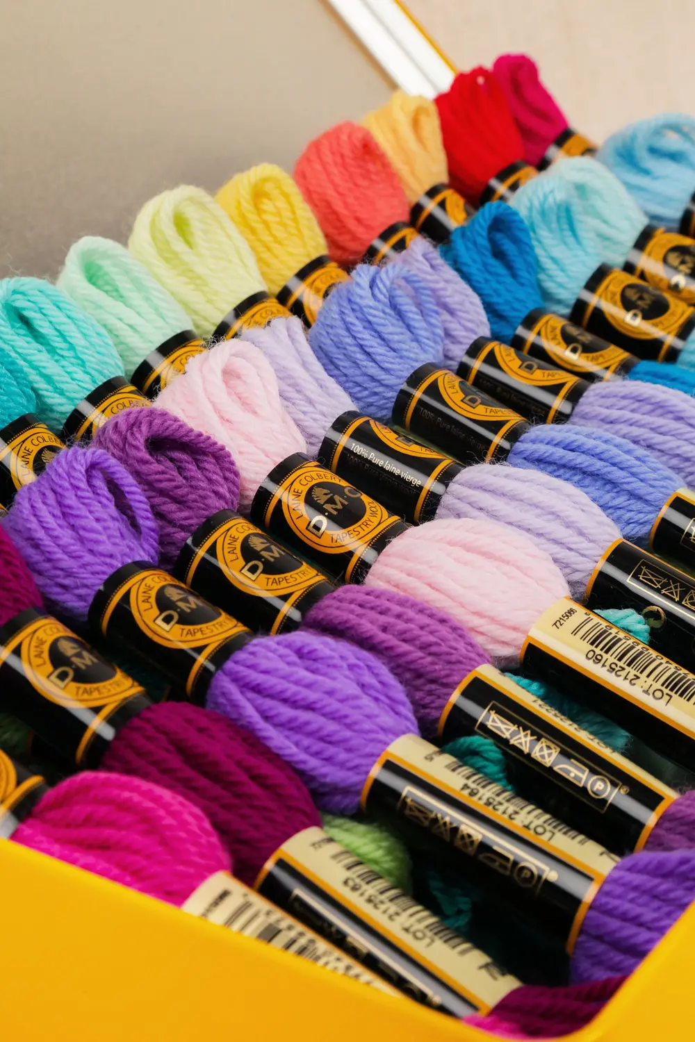 Tapestry Wool Collectors Tin - DMC