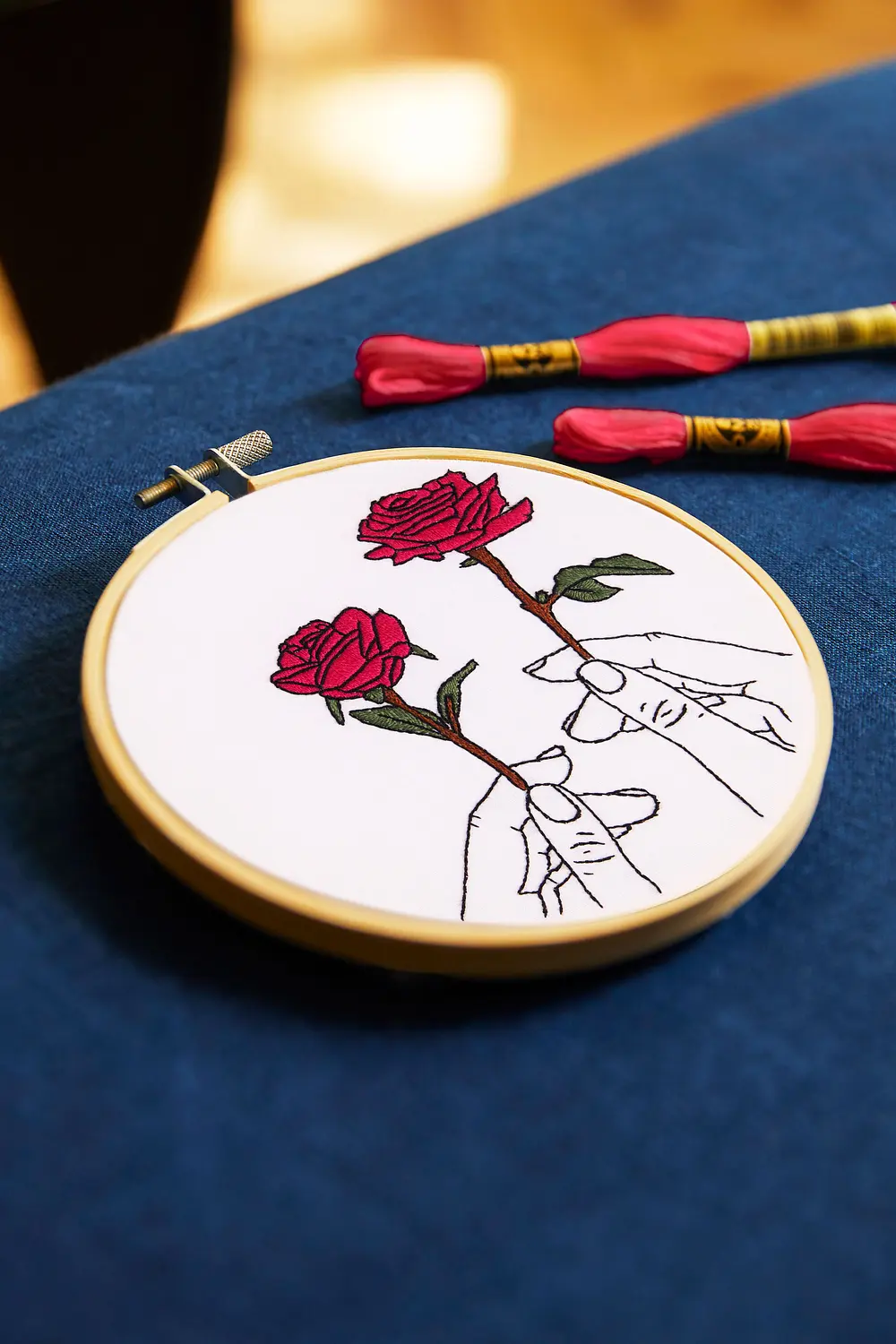 Rose dans les mains par Jenni Davis Kit broderie facile - DMC